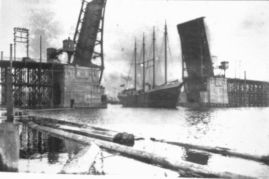 Waterfront Ballard from 1900 to 2022: A Photo Essay